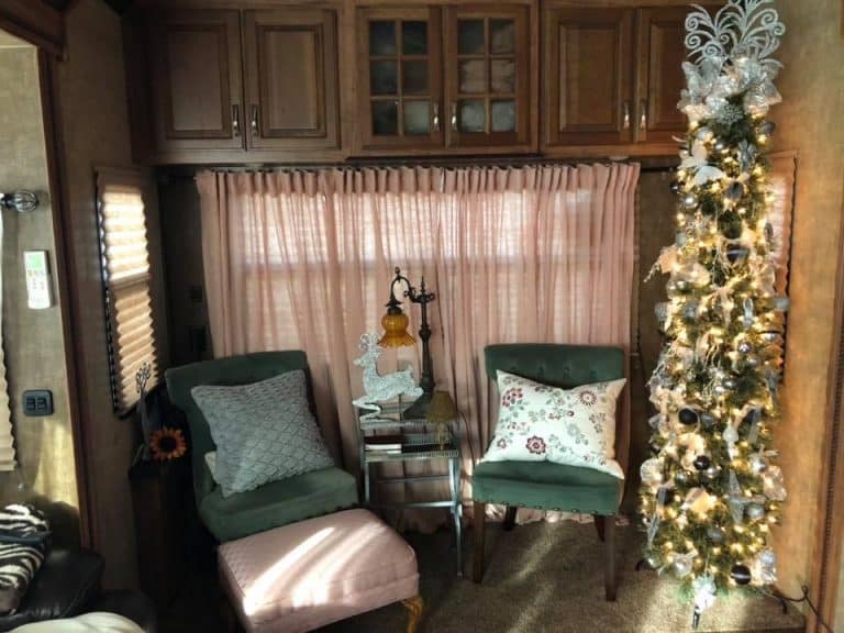 10 Small Christmas Tree for RV Ideas (Yes, You Can Have a Christmas ...