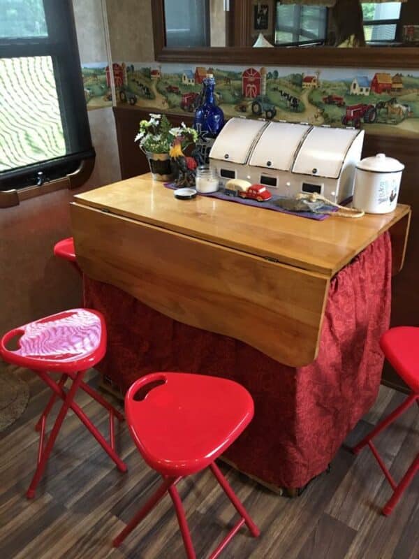 13 Ideas for Adding a Dog Crate to an RV | RV Inspiration