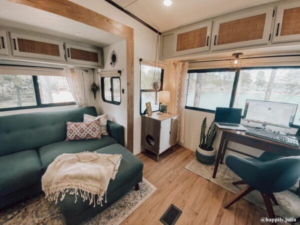 7 Creative RV Office and Desk Ideas: Space-Saving Workspaces for Remote ...