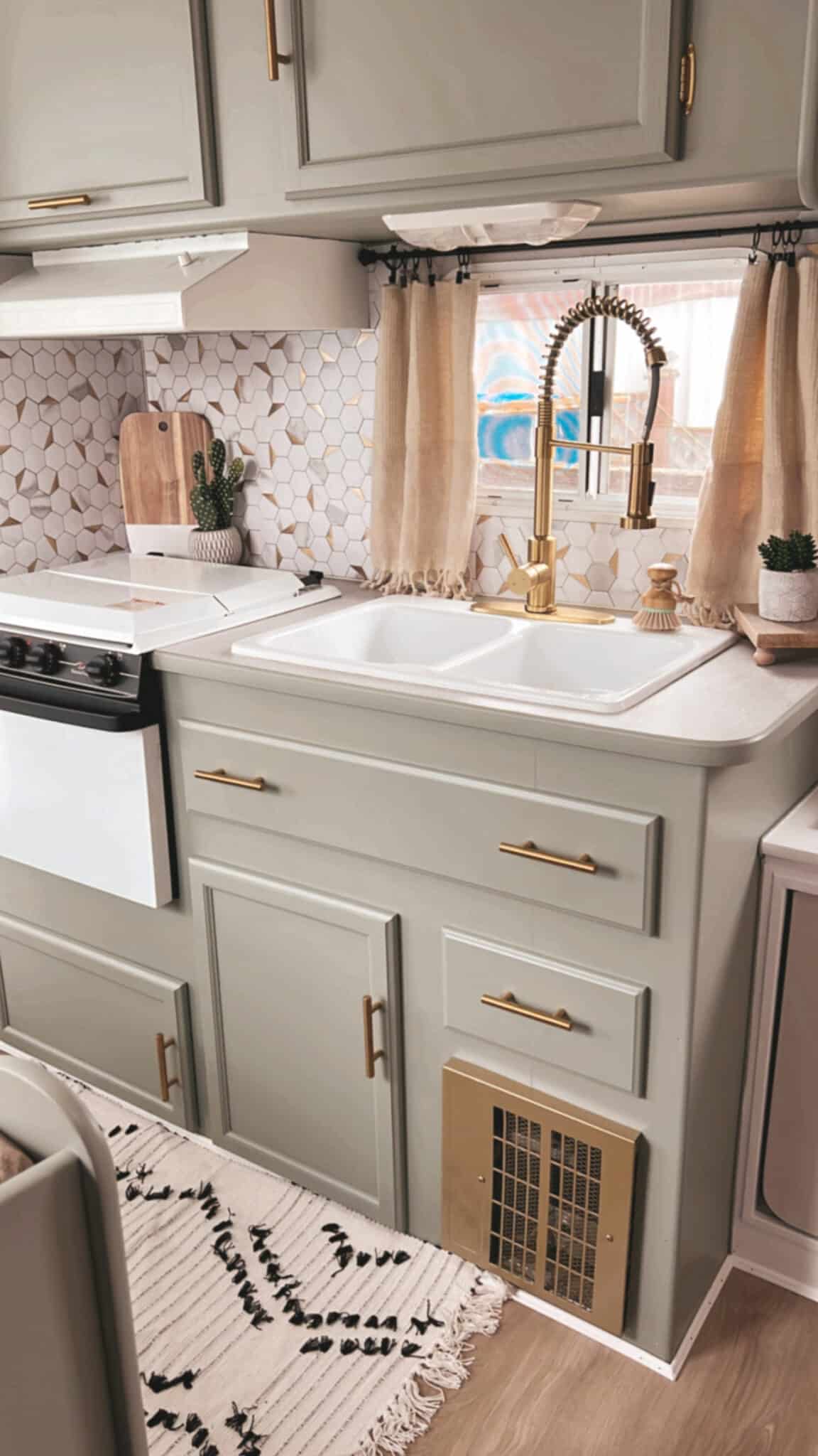 27 Beautiful RV Backsplash Ideas for Your Camper's Kitchen and Bathroom