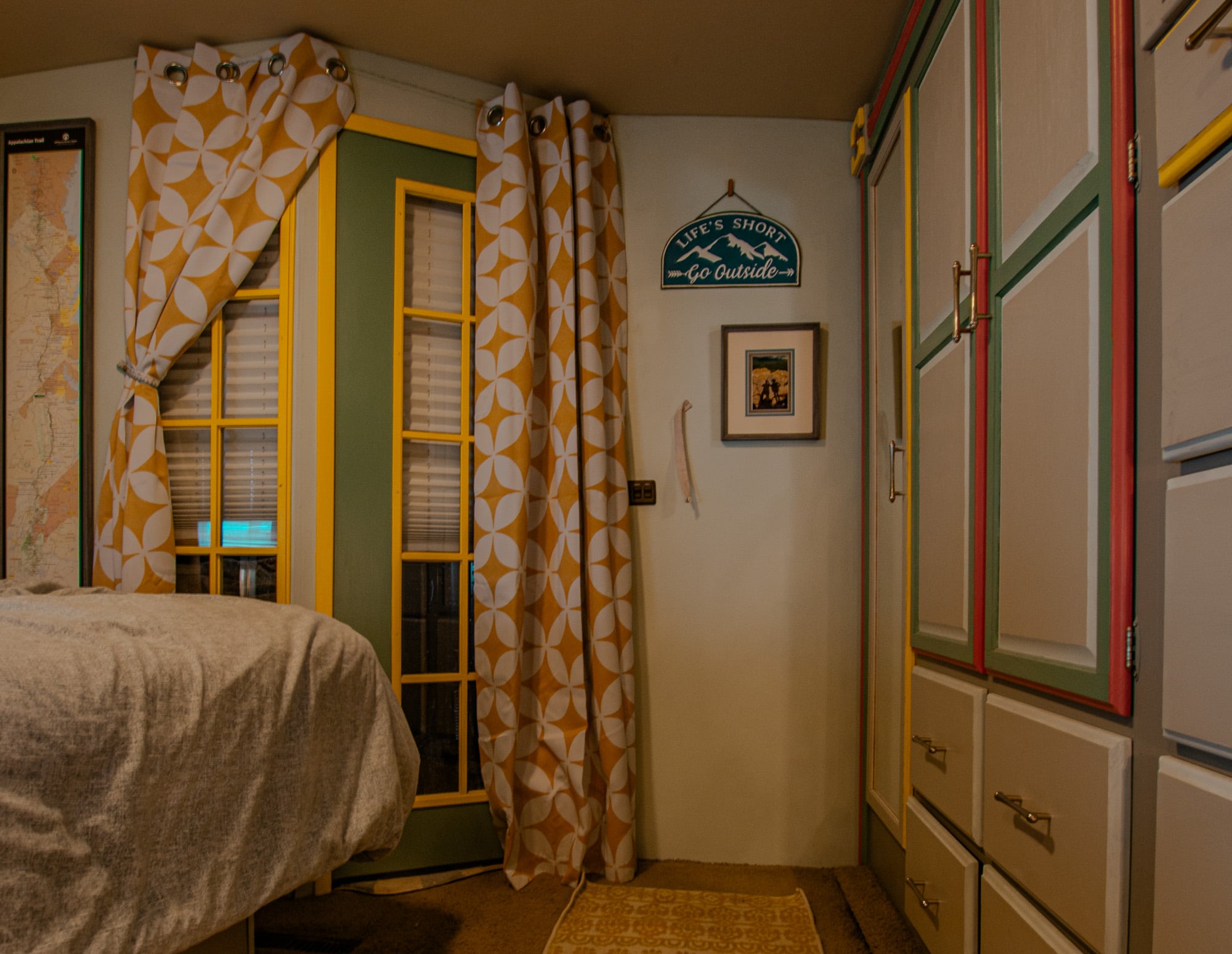 12 Powerful Camper Door Makeover Ideas to Transform Your Interior and ...