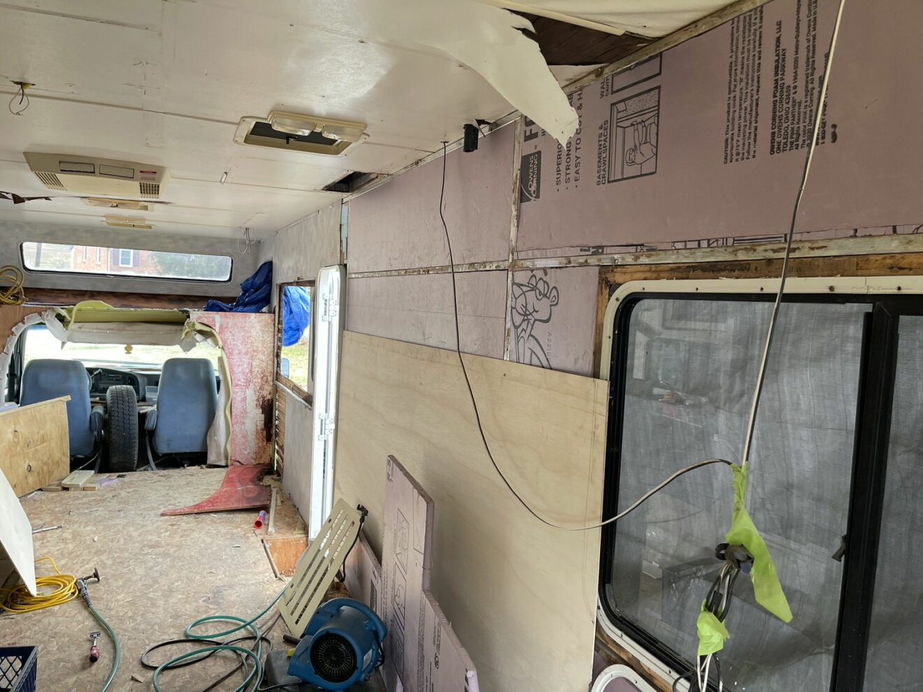 This Motorhome Was Turned into a Mobile Dog Rescue Vehicle ? | RV ...