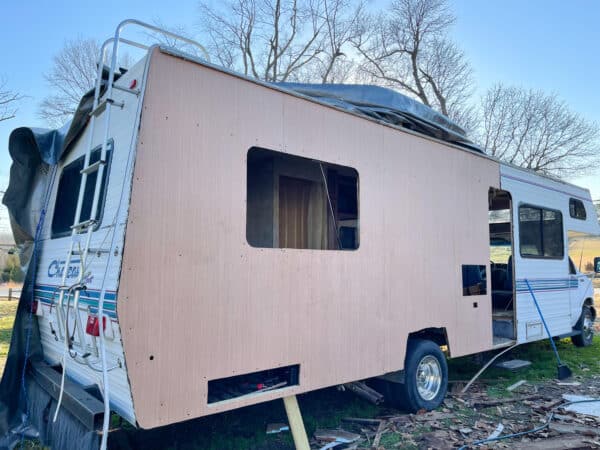 This Motorhome Was Turned into a Mobile Dog Rescue Vehicle ? | RV ...