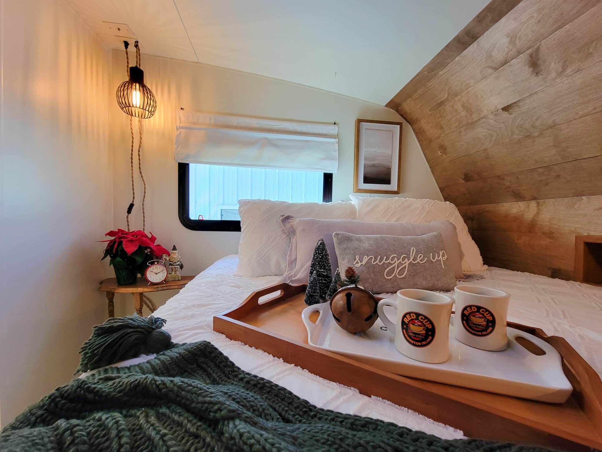 Small RV Bedroom Ideas: 16 Cozy RV Bedrooms Made to Cuddle Up With a ...