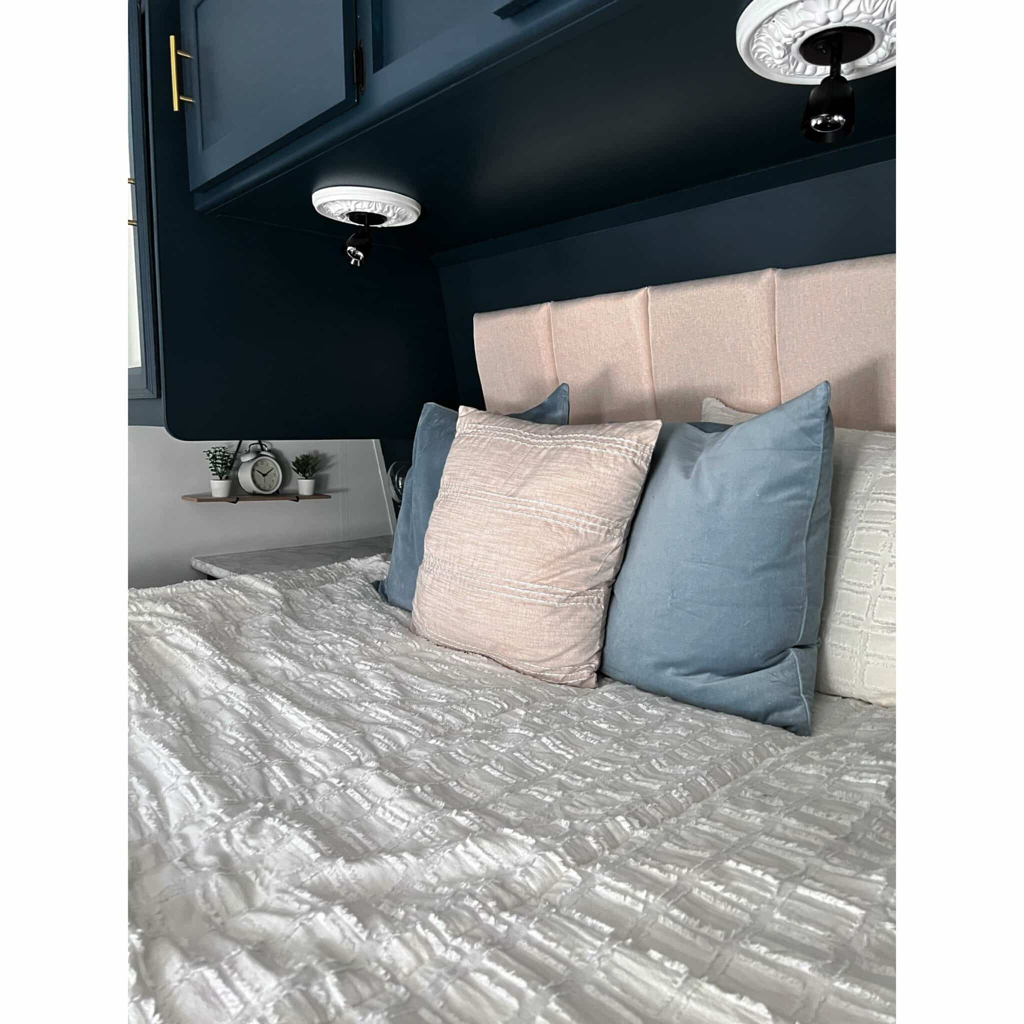 Small RV Bedroom Ideas: 16 Cozy RV Bedrooms Made to Cuddle Up With a ...