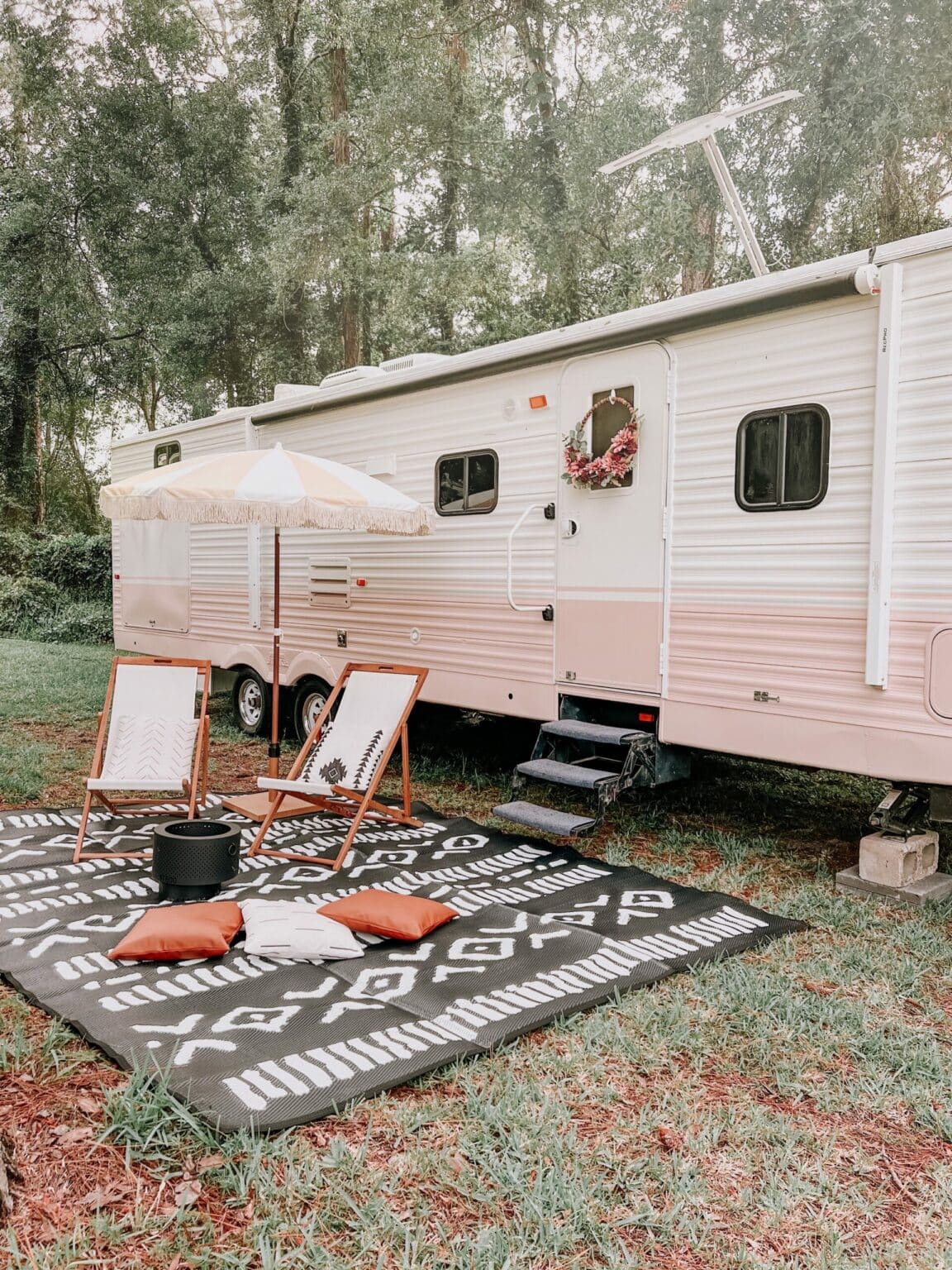 12 Camper Door Makeover Ideas for Interior and Exterior Doors | RV ...