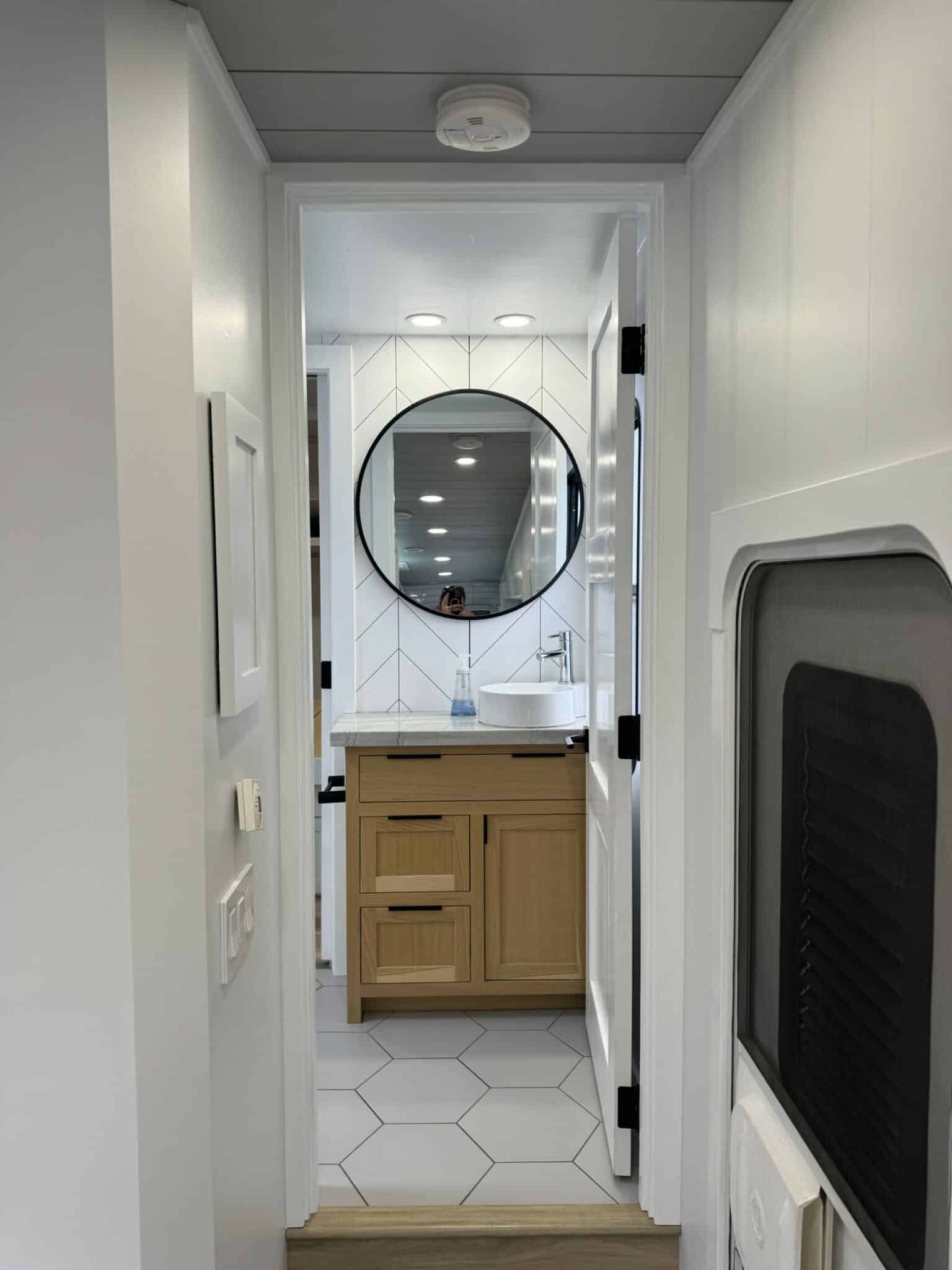 22 Photos for Fun RV Bathroom Mirror Inspiration