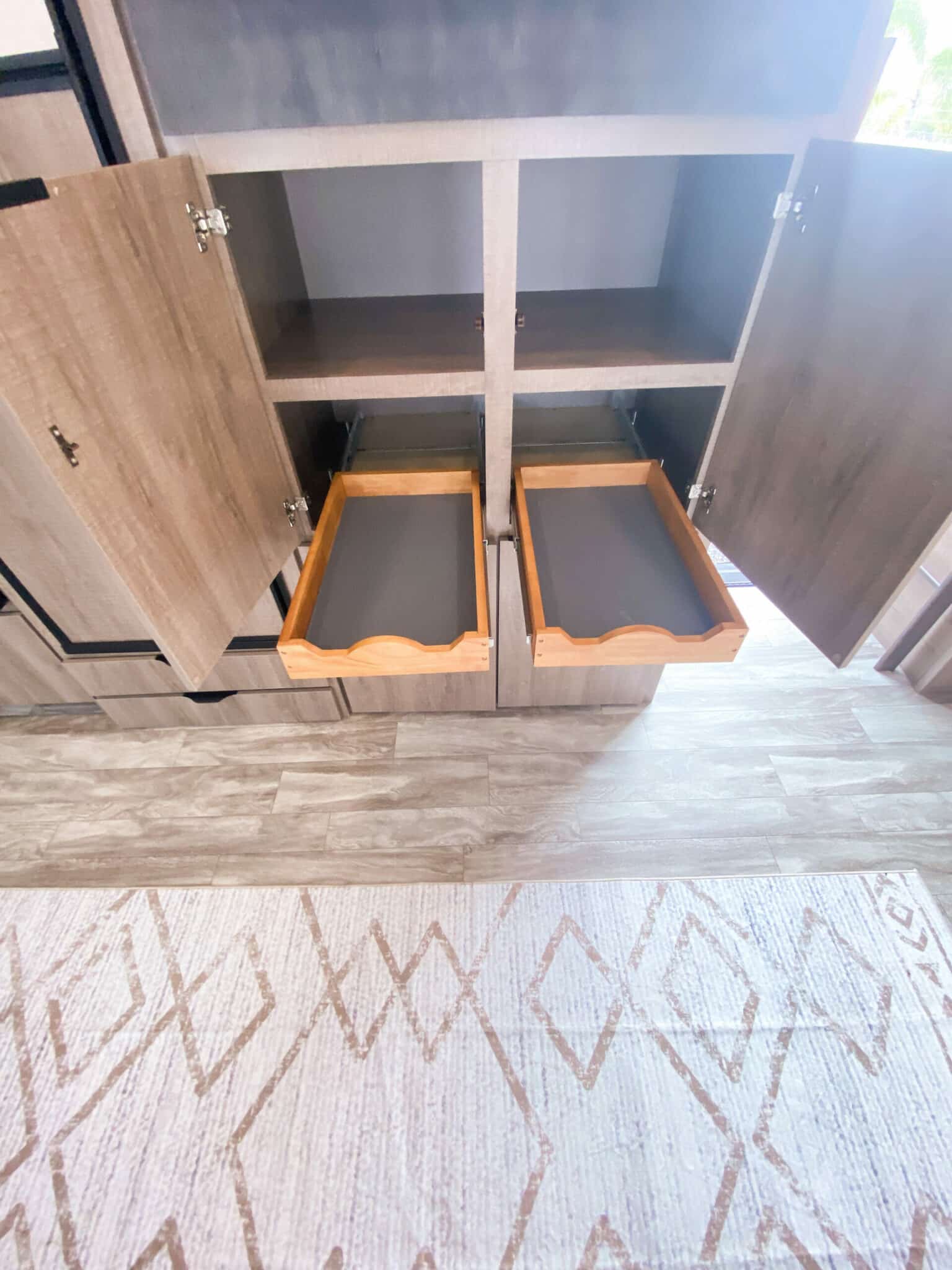 20 Smart Small RV Kitchen Ideas to Maximize Every Inch of Space | RV ...