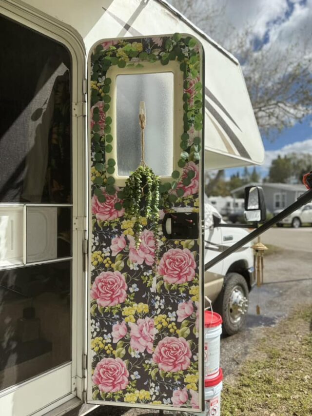 12 Camper Door Makeover Ideas for Interior and Exterior Doors | RV ...