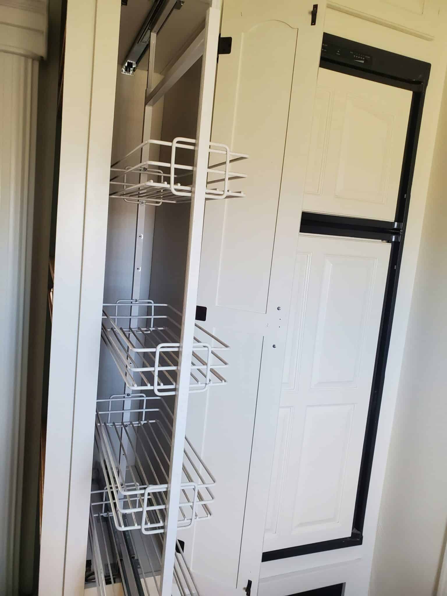 20 Smart Small RV Kitchen Ideas to Maximize Every Inch of Space | RV ...